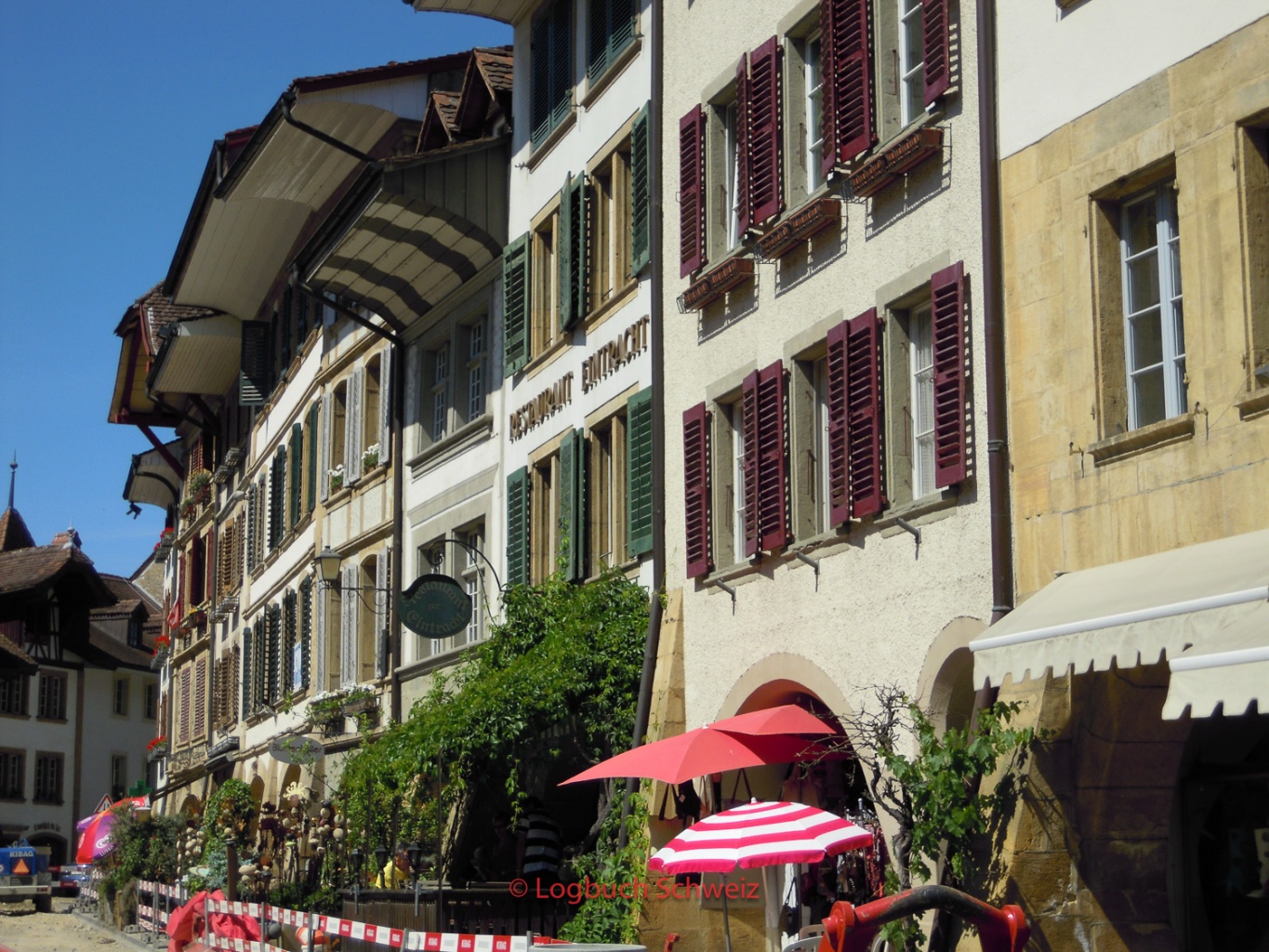 Murten - idyllische Kleinstadt am Röstigraben mit intakter Stadtmauer ...