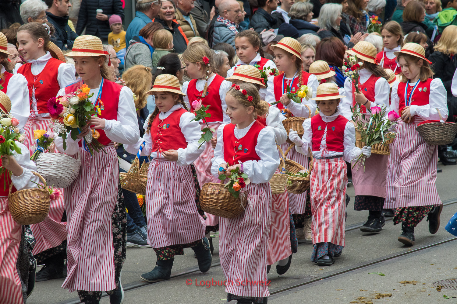 Sechseläuten - historisches Fest der Handwerkszünfte in Zürich ...